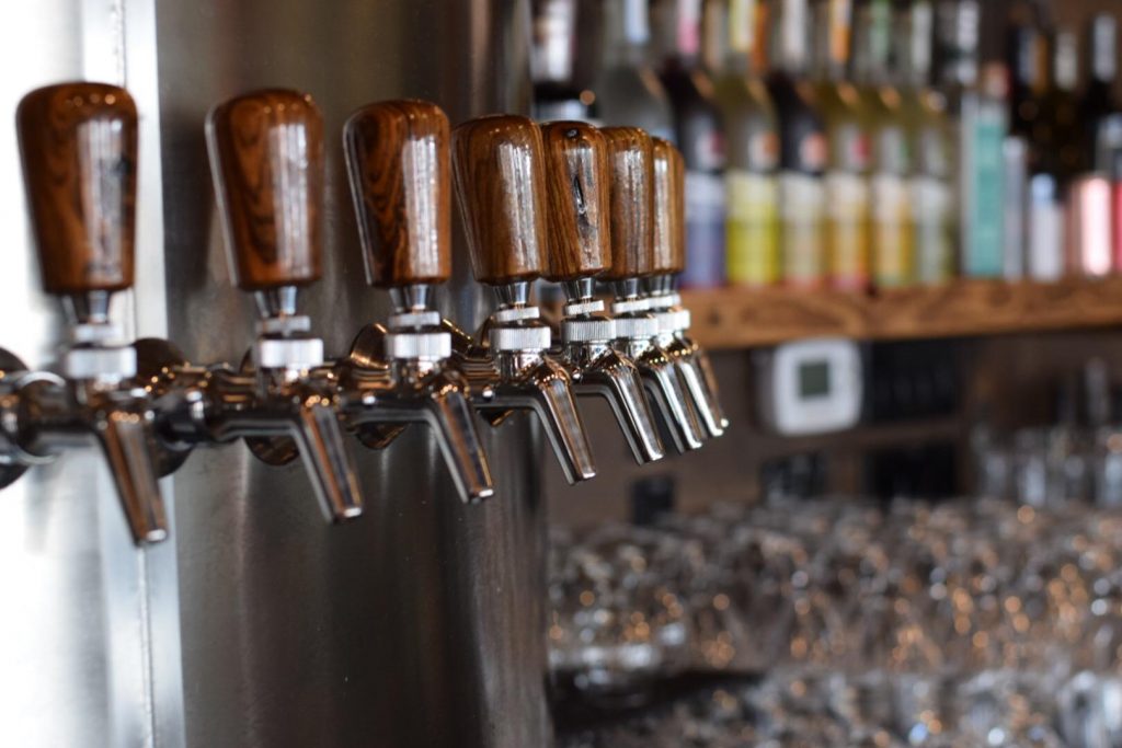 Custom Draft Beer Towers | Draft Beer Systems | EasyBar